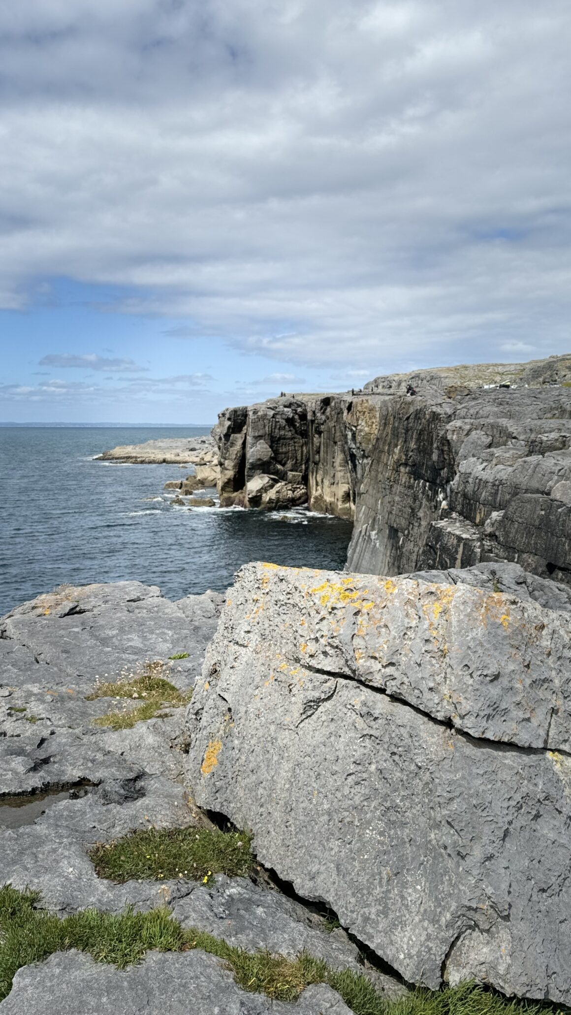 Using Your US Cell Phone in Ireland | TechBuzz by AT&T